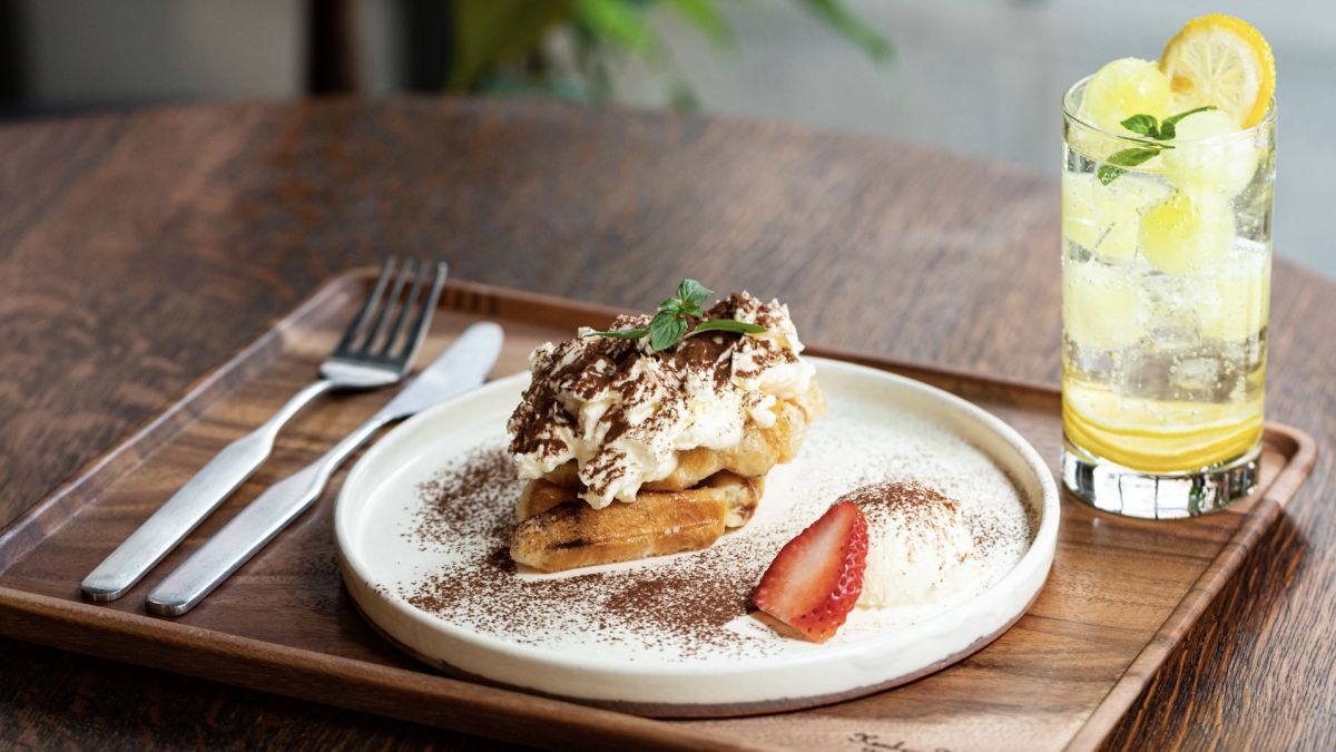 新大久保にカフェ「ROZI coffee」がオープン!非日常を味わえる贅沢空間でトレンドスイーツを|るるぶ&more. 新大久保にカフェ「ROZI coffee」がオープン!非日常を味わえる贅沢空間でトレンドスイーツを|るるぶ&more.