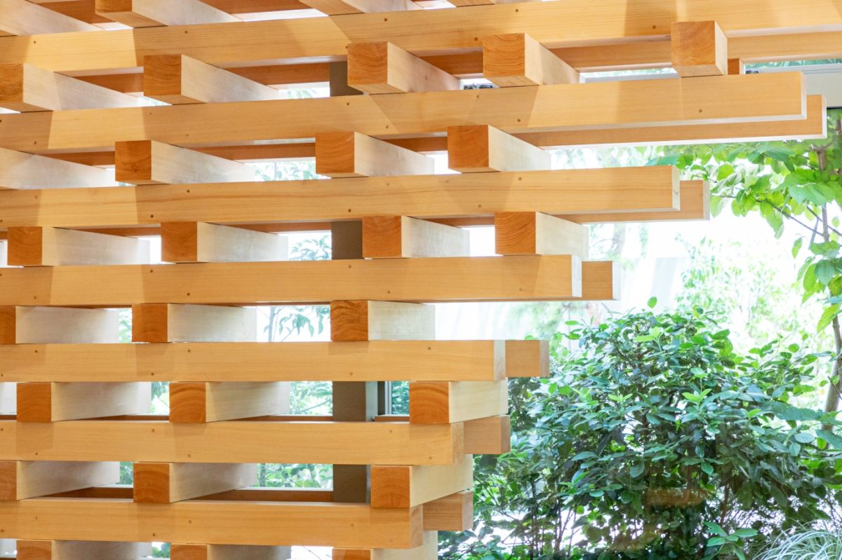 【おとなのソロ部】五感でアロマの魅力を体験するソロ時間。原宿「AEAJ Green Terrace」へ｜るるぶ&more.