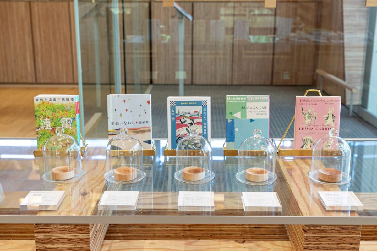 【おとなのソロ部】五感でアロマの魅力を体験するソロ時間。原宿「AEAJ Green Terrace」へ｜るるぶ&more.