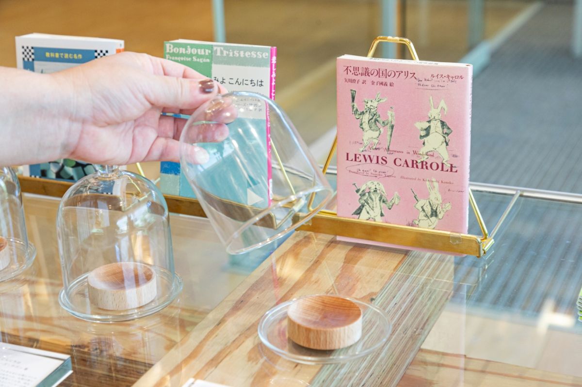 【おとなのソロ部】五感でアロマの魅力を体験するソロ時間。原宿「AEAJ Green Terrace」へ｜るるぶ&more.