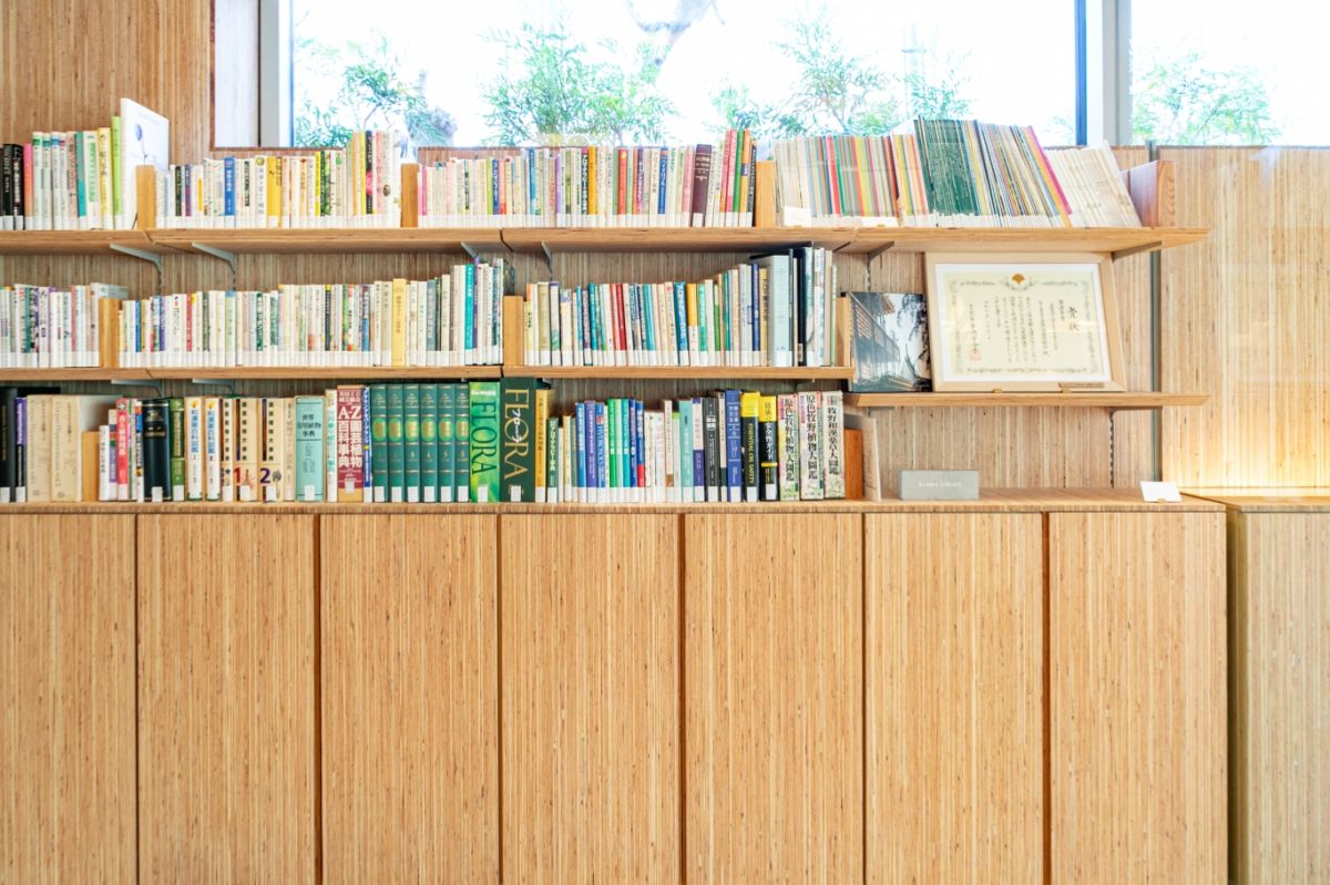 【おとなのソロ部】五感でアロマの魅力を体験するソロ時間。原宿「AEAJ Green Terrace」へ｜るるぶ&more.