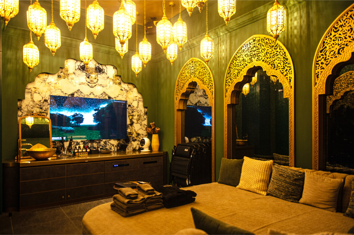 サウナと一緒に温泉も！ 「KUDOCHI onsen六本木温泉店」で堪能するラグジュアリーなプライベートサウナ【ご褒美の新定番】｜るるぶ&more.