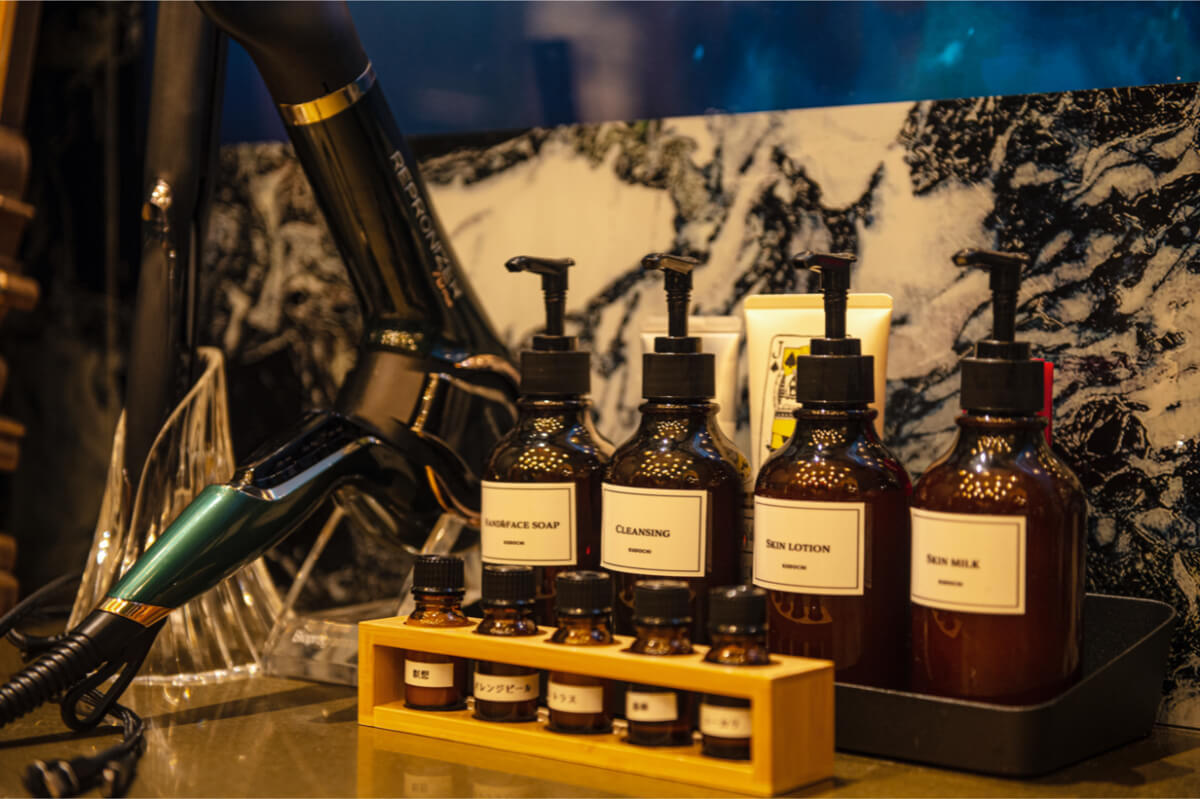 サウナと一緒に温泉も！ 「KUDOCHI onsen六本木温泉店」で堪能するラグジュアリーなプライベートサウナ【ご褒美の新定番】｜るるぶ&more.