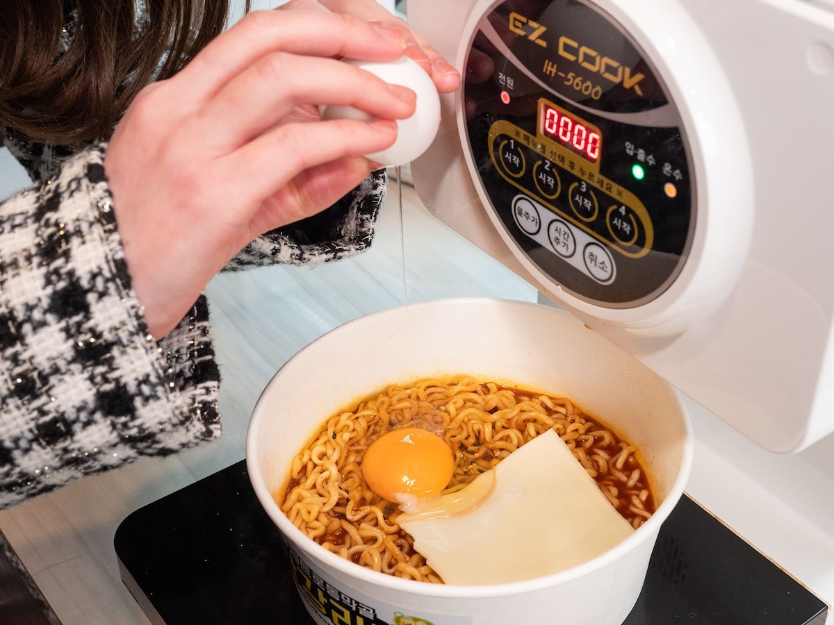 【画像】貴殿らはこの「韓国ラーメン食べ放題定食ランチタイム1320円（ディナータイム1760円）税込」にいくら払える？ [377482965]